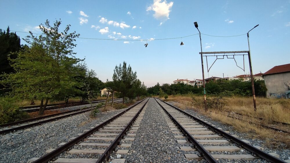 Νέες “εικαστικές” παρεμβάσεις στον χώρο του ΟΣΕ - Ο Χρόνος : xronos ...