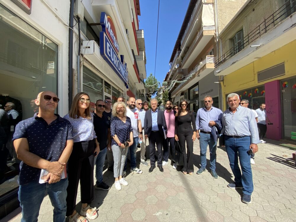 Στην λαϊκή αγορά Πτολεμαϊδας ο Γιώργος Αμανατίδης - xronos-kozanis