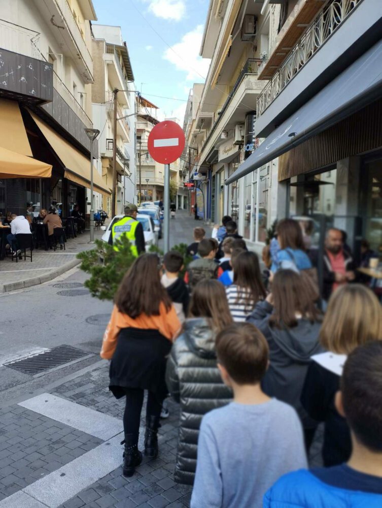 Μαθήματα κυκλοφοριακής αγωγής σε μαθητές δημοτικών σχολείων - xronos ...